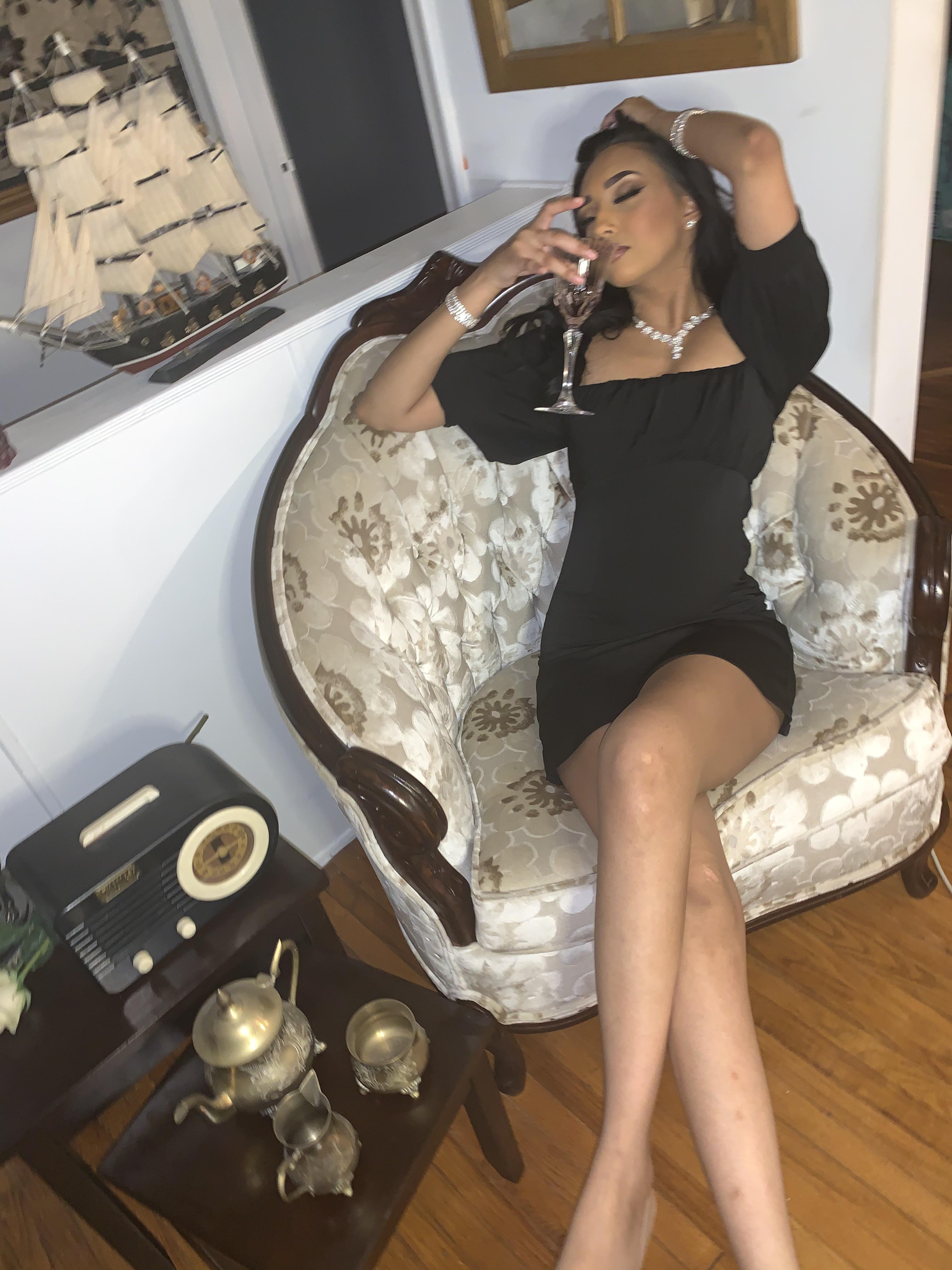 Wine and dine me | Scrolller