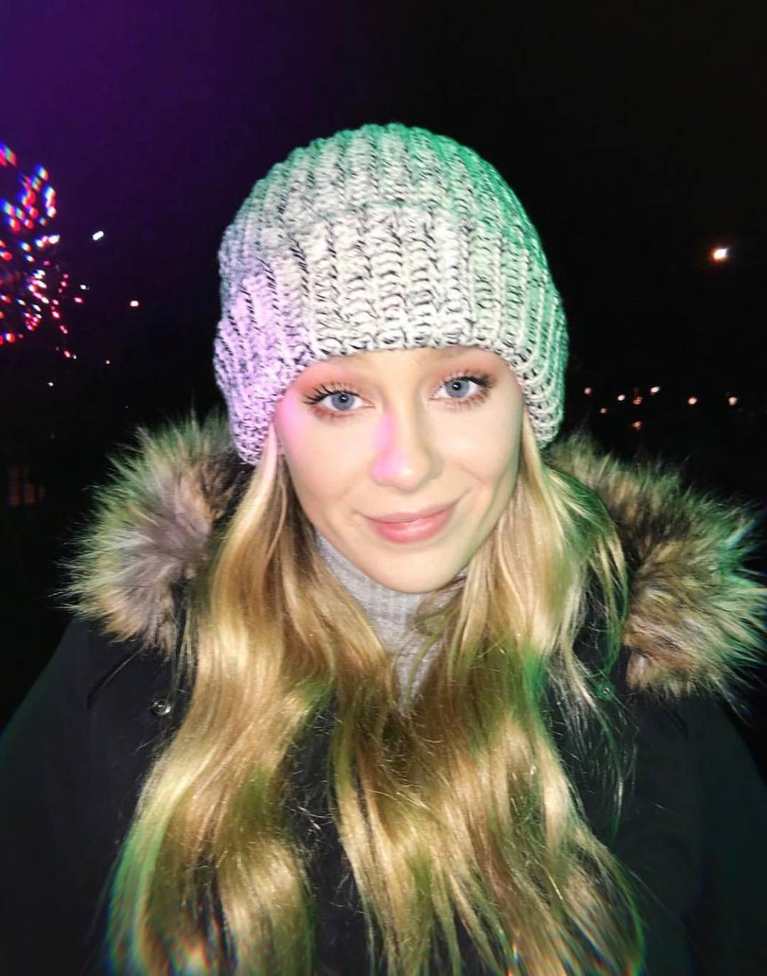 Winter Time Cutie Scrolller