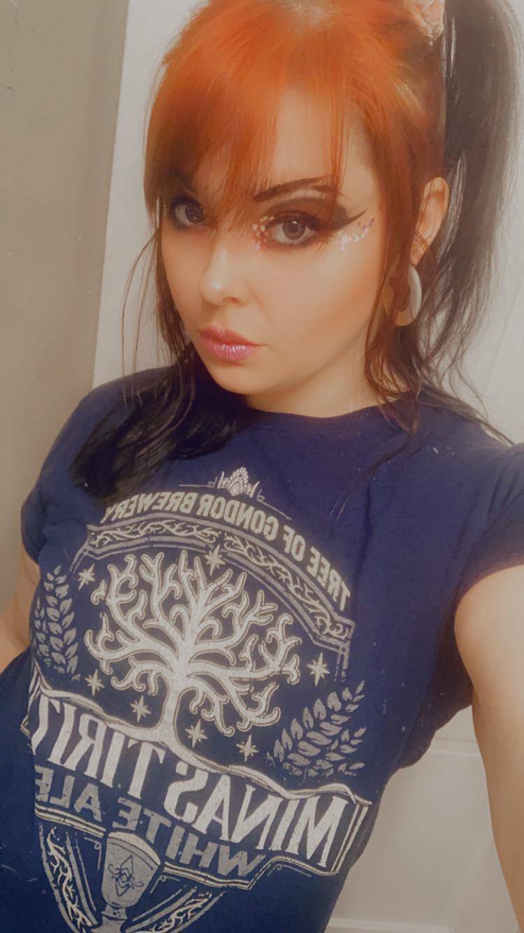 Wish someone would fill my mouth with cum before I go to work 🥺🥵 (f25) | Scrolller