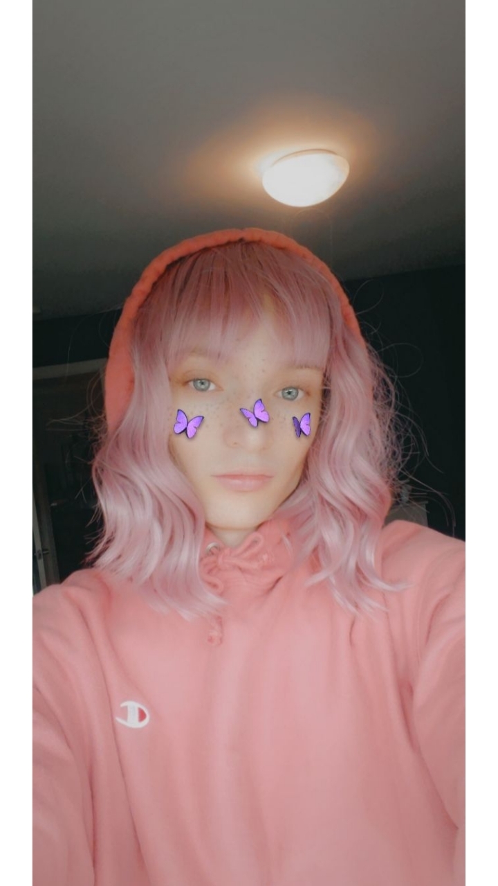 woke up feeling pink 💕 | Scrolller