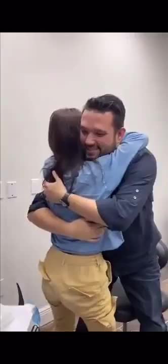 Woman gets sad because she has to get her teeth removed, then accepts her fate | Scrolller