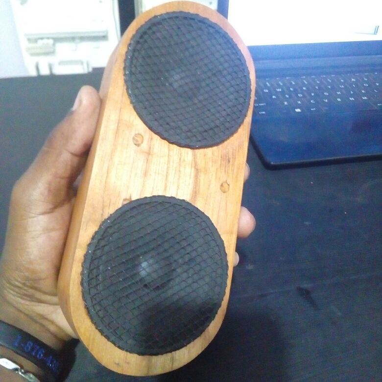 Wooden Bluetooth speaker :) | Scrolller