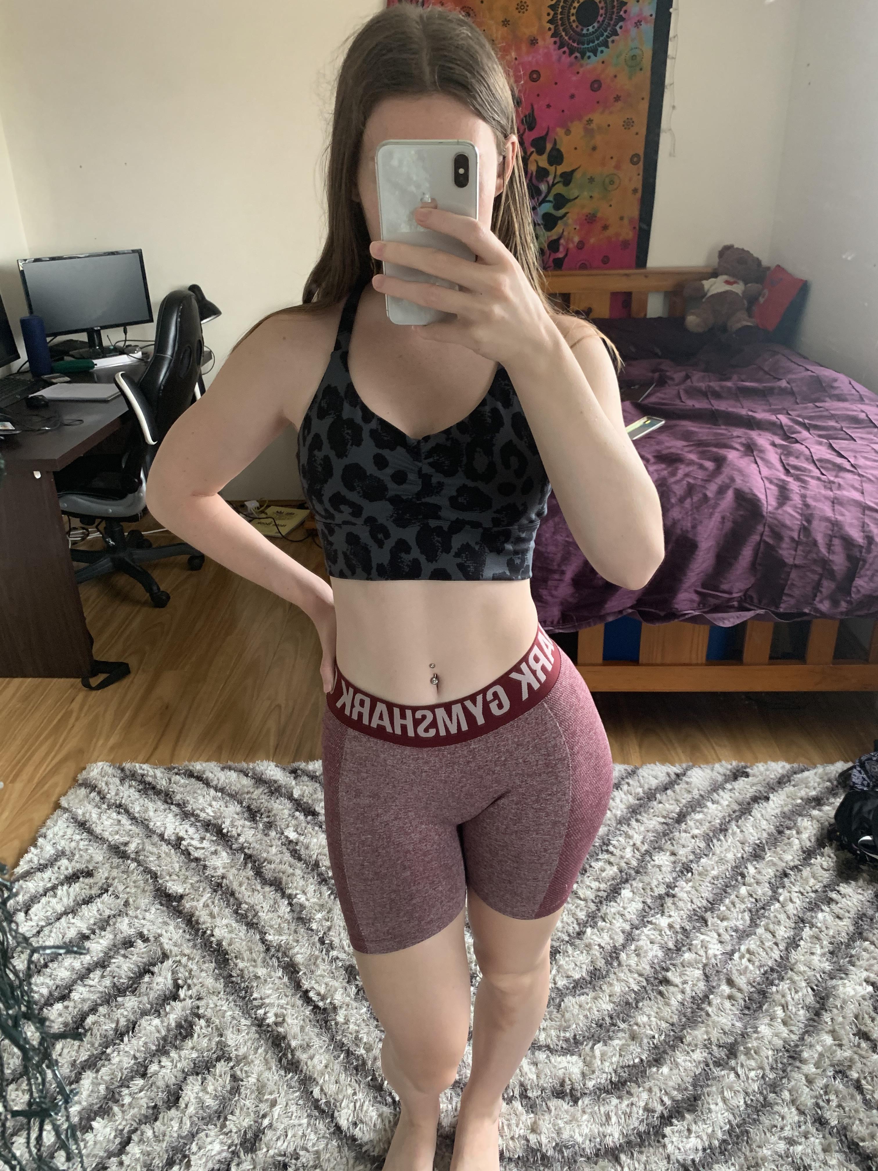 Petite girls do it better! | Scrolller