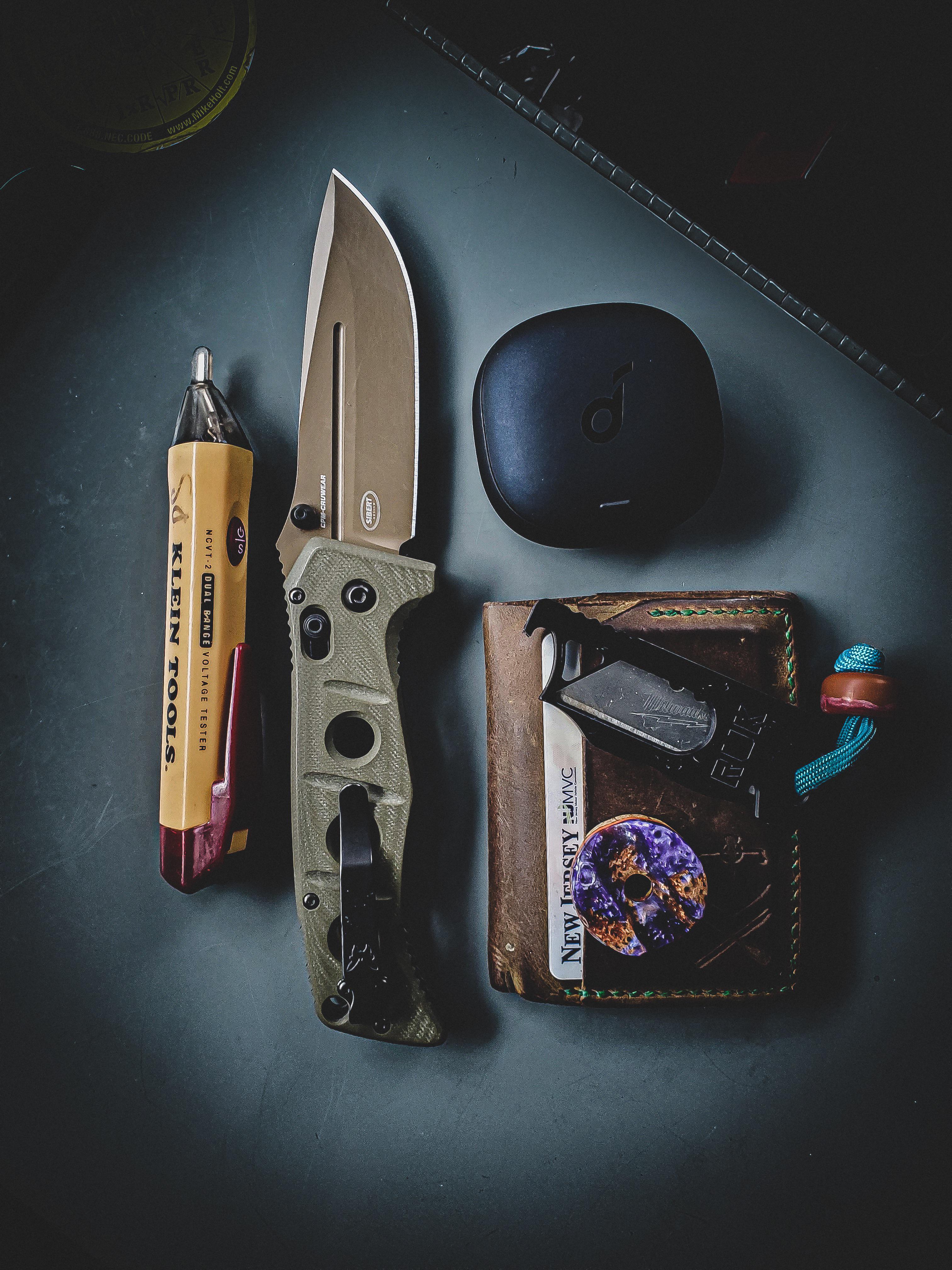Work Carry | Scrolller