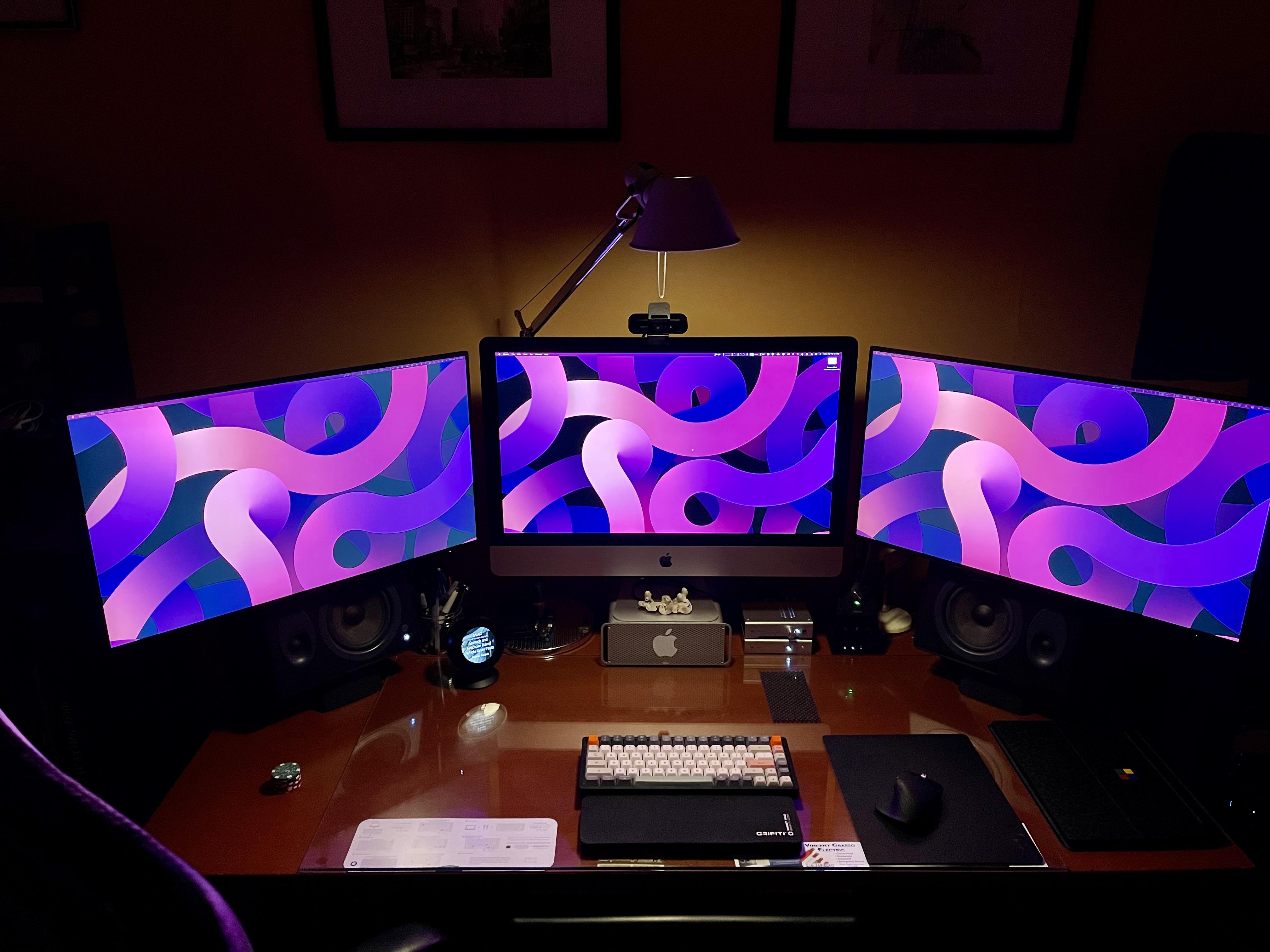 Work from home setup | Scrolller