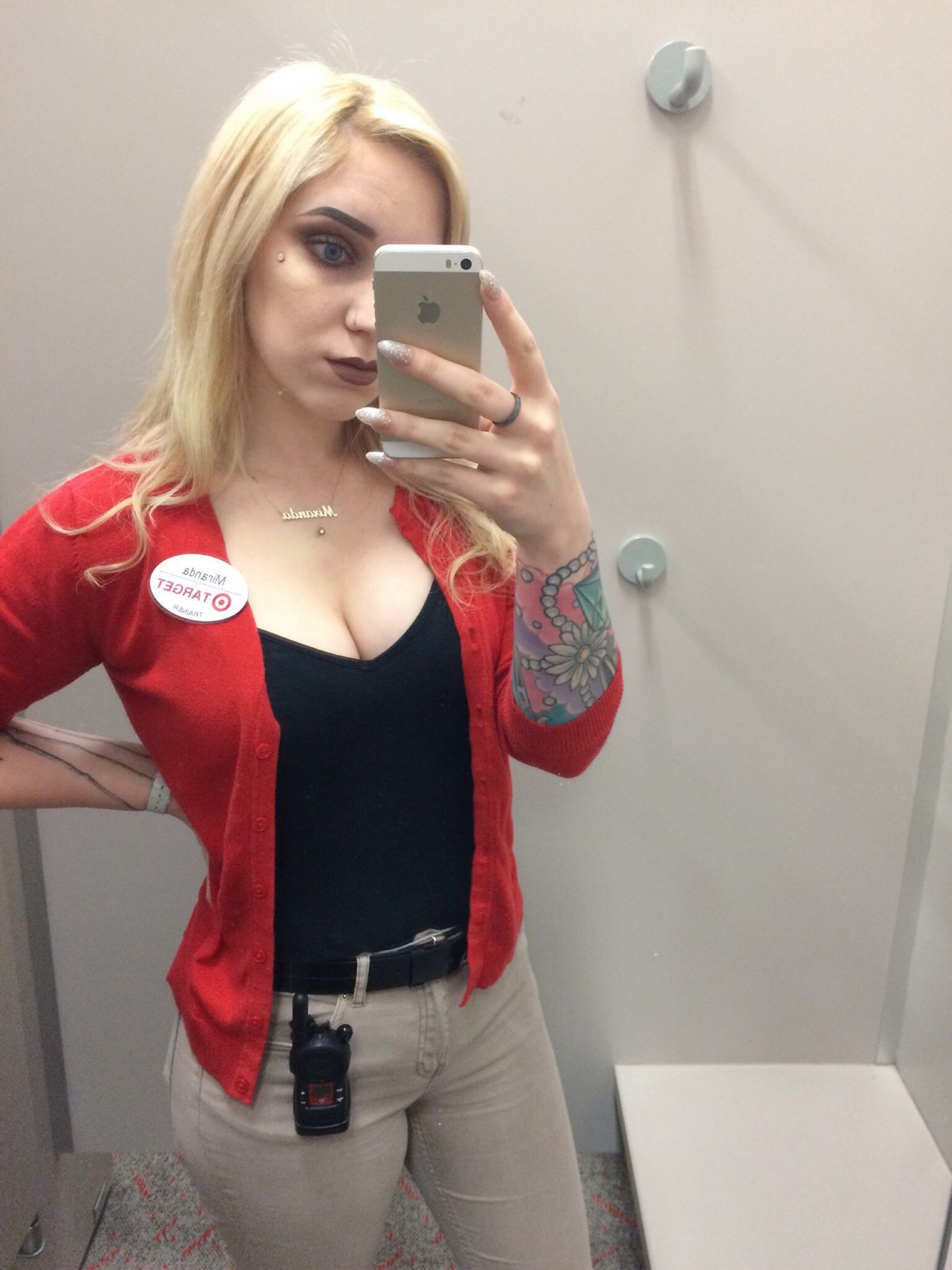 Work Selfie | Scrolller