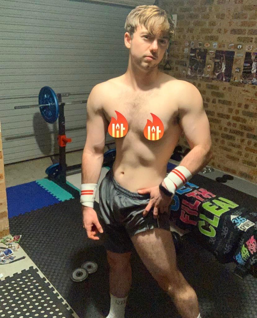 Working out shirtless is the best thing ever! | Scrolller