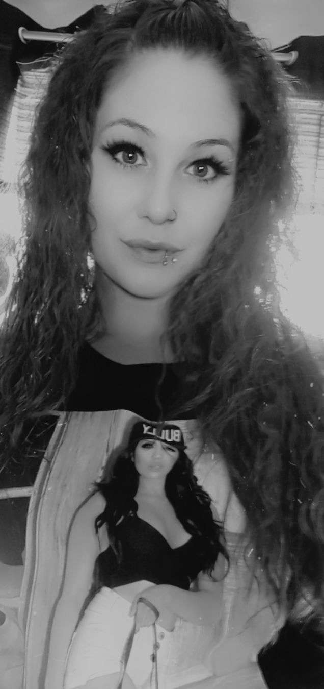 Worship me 😈 | Scrolller