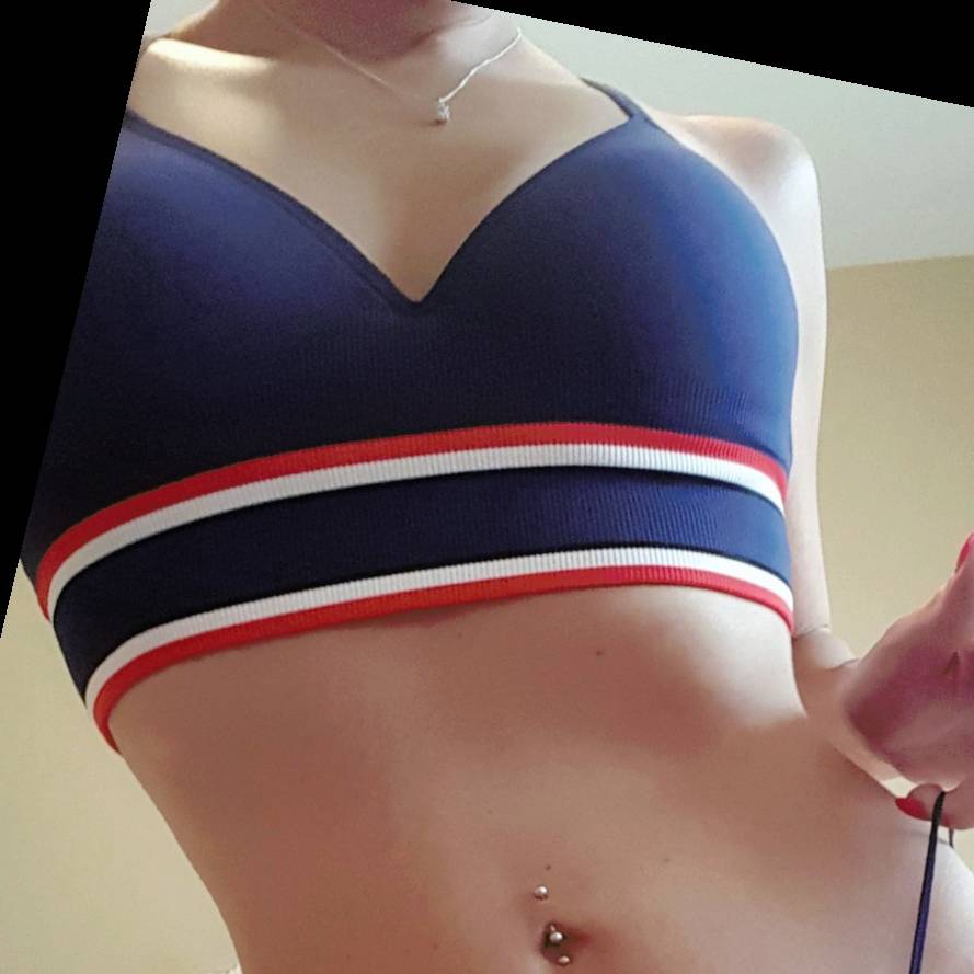 Would love help finding this top! | Scrolller