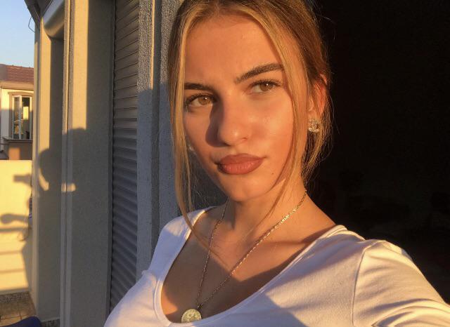 Would Someone Cum In My Cousins Face Scrolller 4659