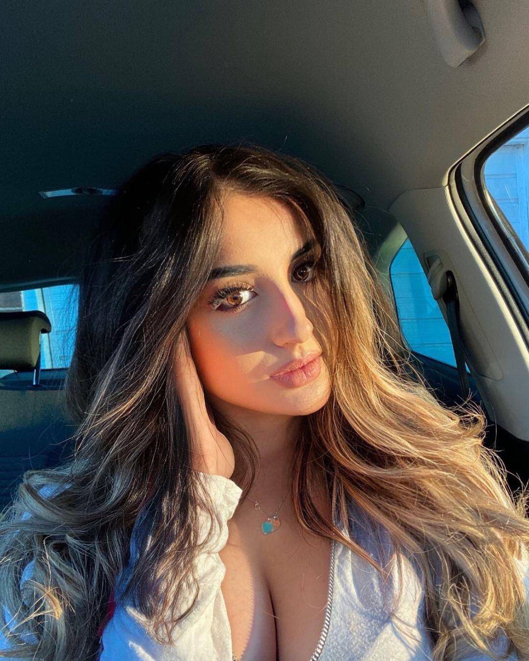 Would u suck those jugs 🍼 | Scrolller