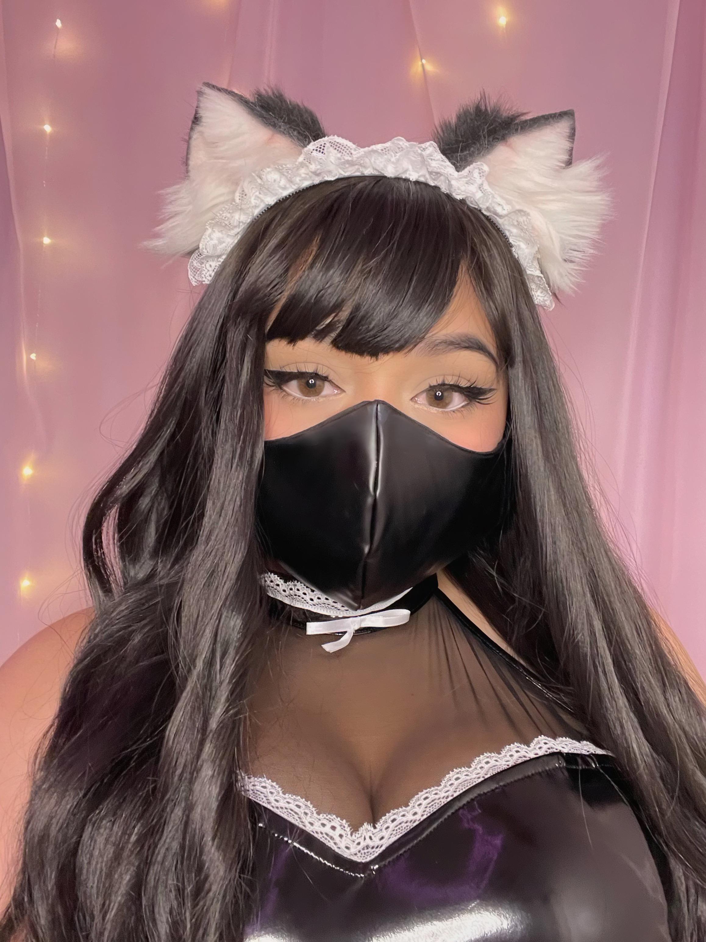 Would you hire me as your cat girl maid? 🥺 | Scrolller