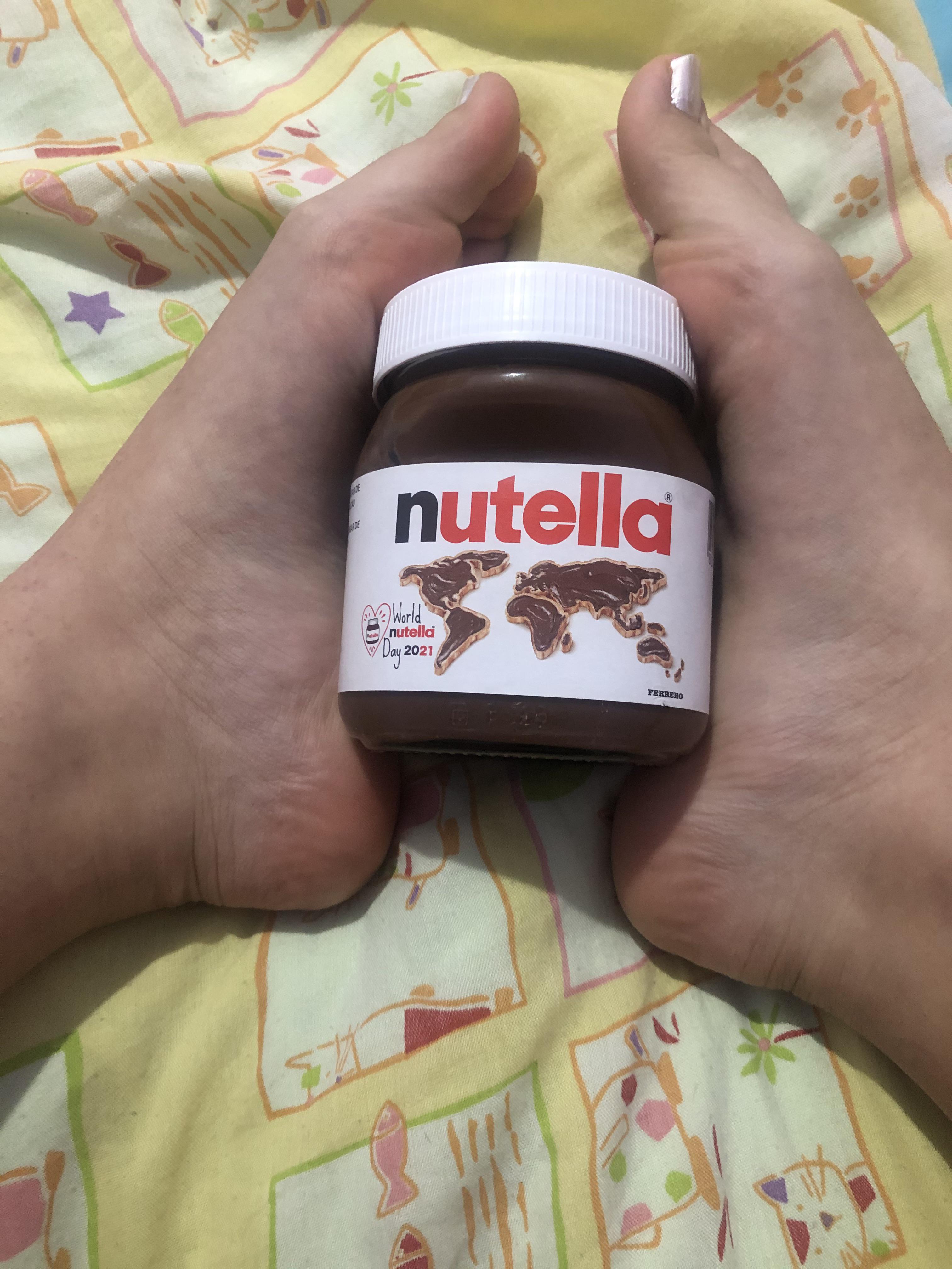 Would you like to dip my foot in nutella and suck it? | Scrolller