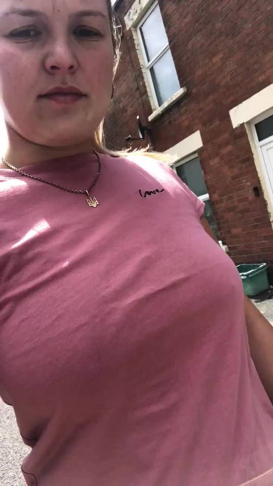 Would you notice me braless in the street? | Scrolller