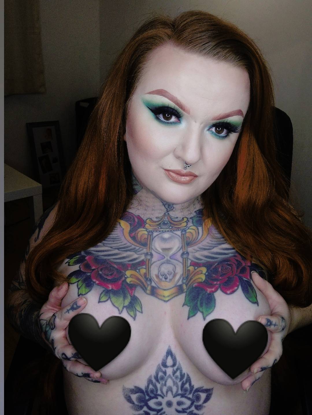 Would you put your face here please? | Scrolller