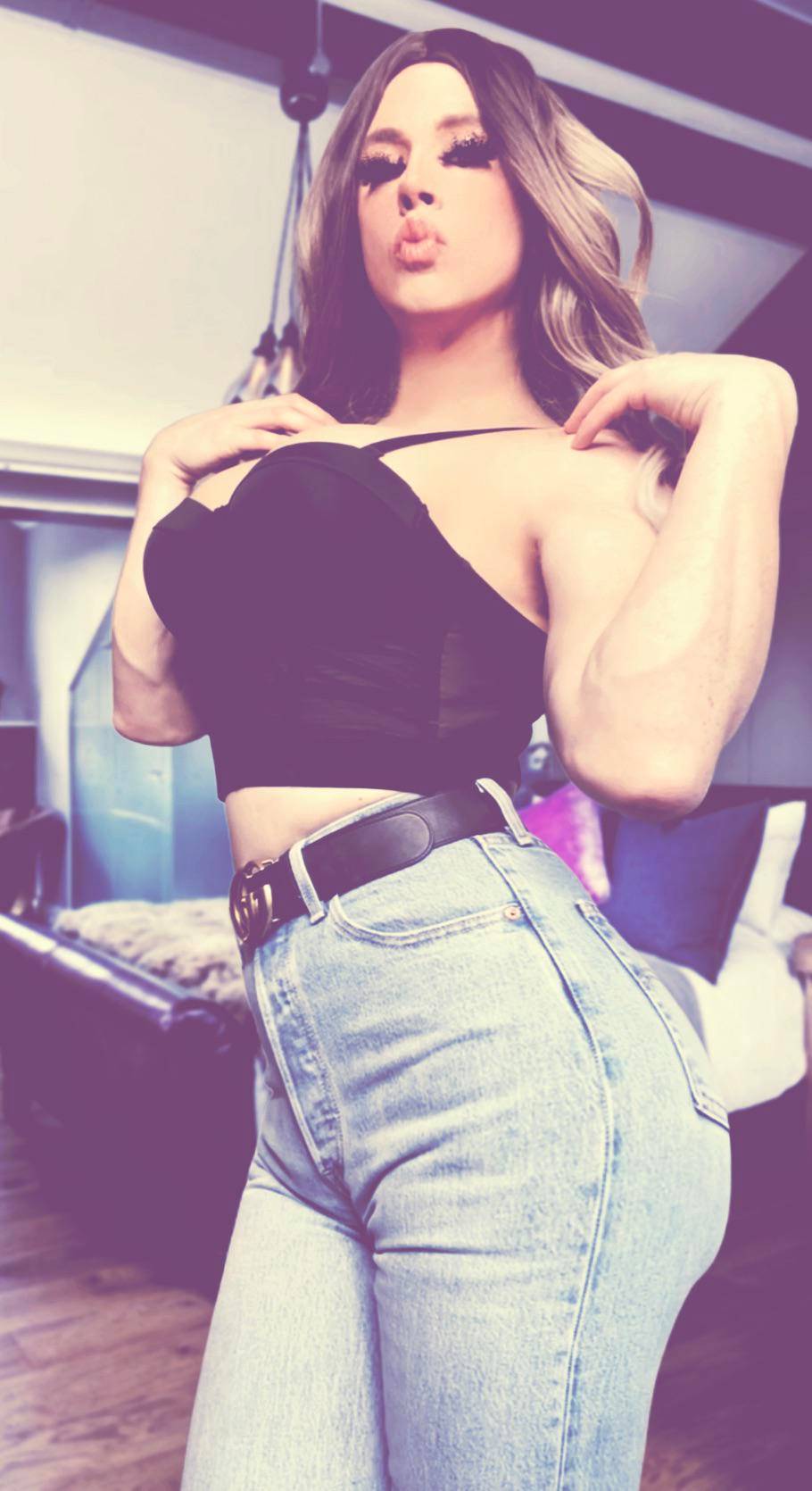 Would you swipe right for me?? | Scrolller