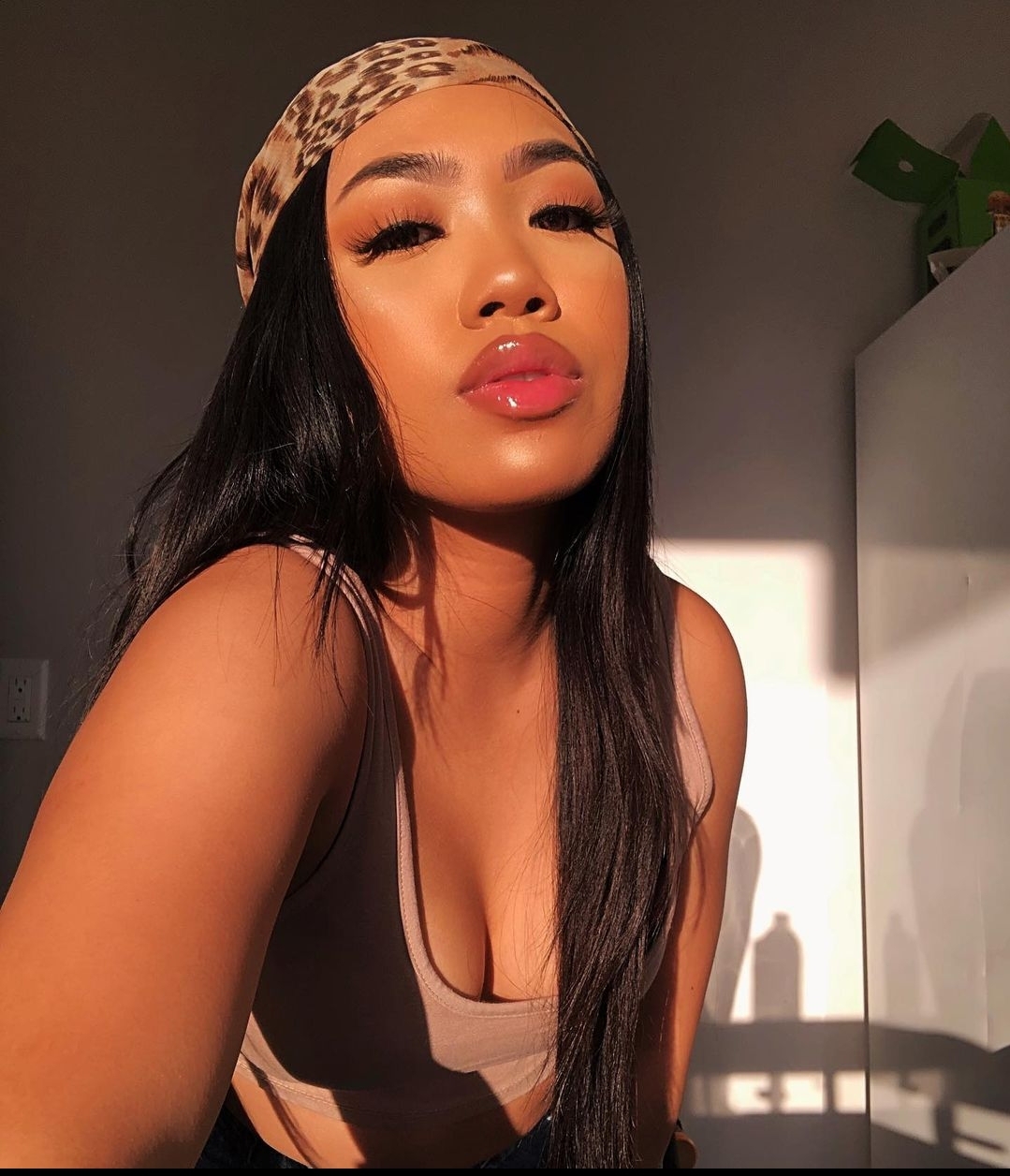 Wrapped around | Scrolller