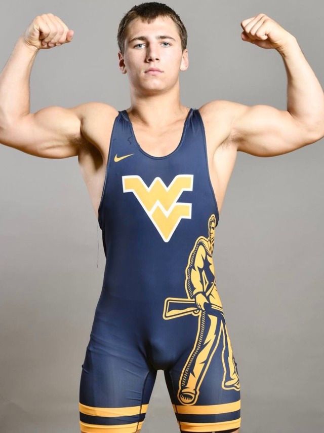 Wrestler Flexing | Scrolller