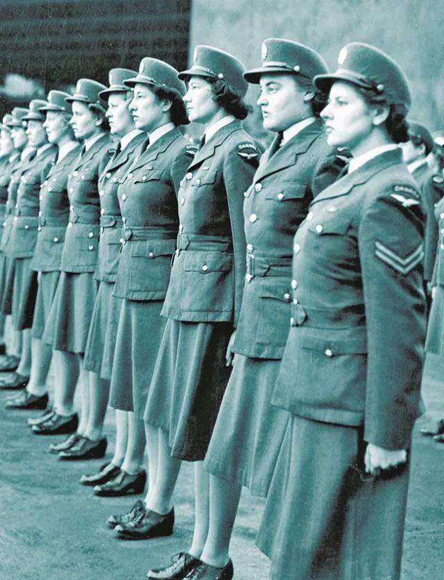 WW2 Air Force Uniform worn by Canadian Women. | Scrolller