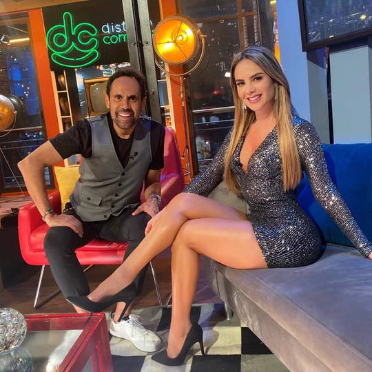 Ximena Cordoba Sexy Legs And Heels Scrolller