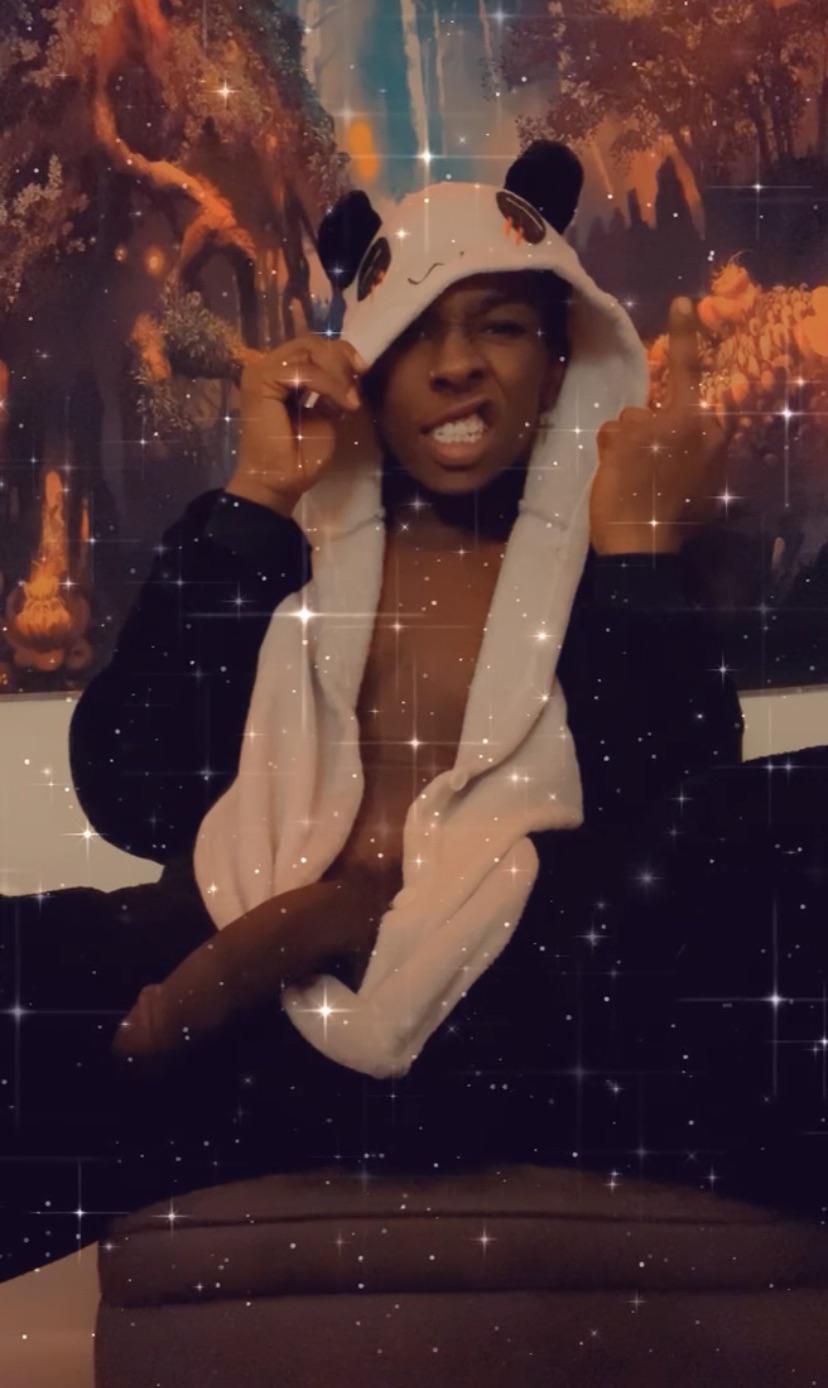 Y’all like my panda fit? | Scrolller