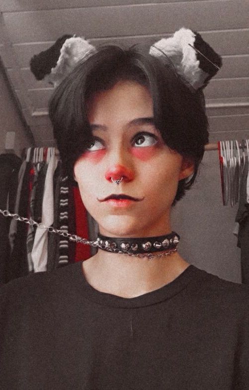 Y-yes, yes master? | Scrolller