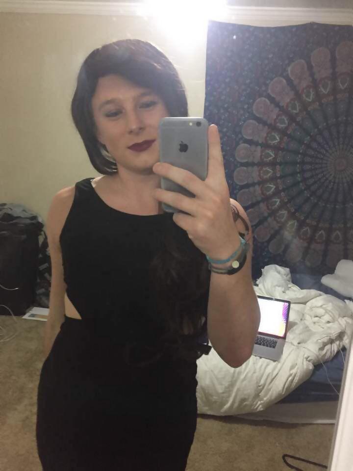 Ya girls I’m back…@zoekeyes21 | Scrolller