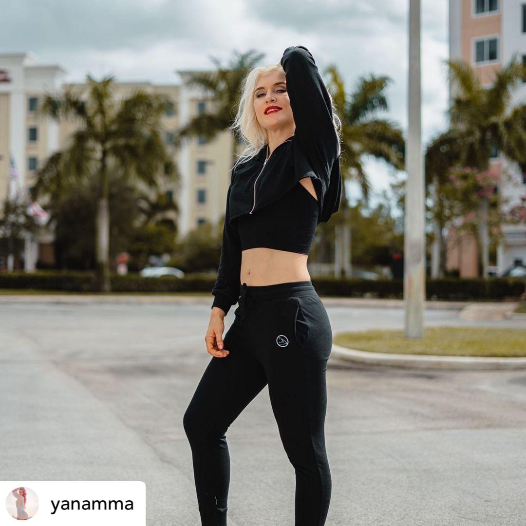 Yana Kunitskaya | Scrolller