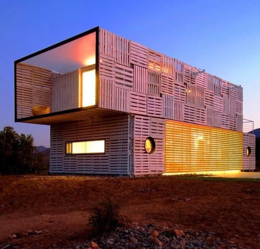 Yay or nay on the exterior of this home? Pretty funky! | Scrolller