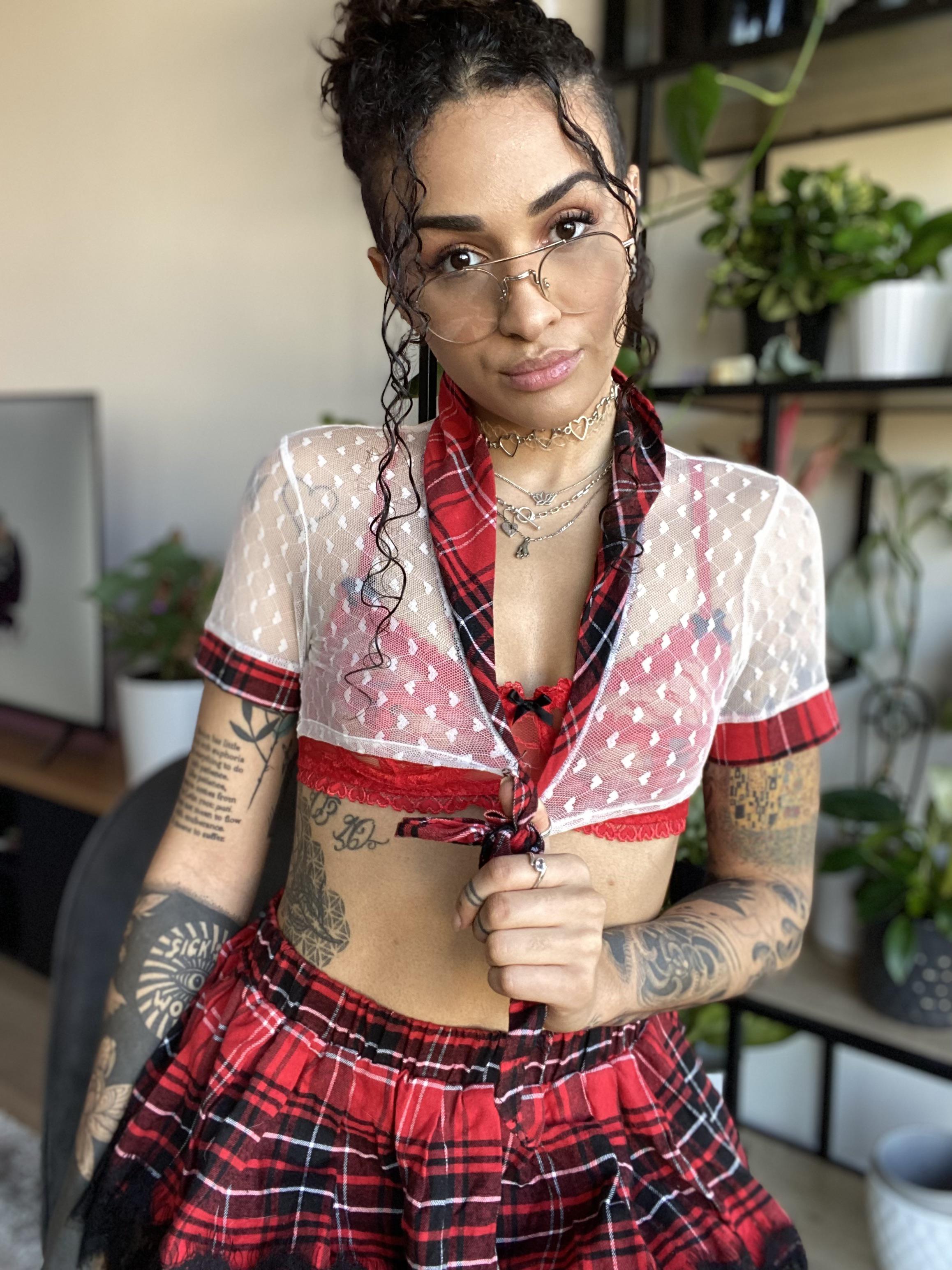 Do you like the uniform? | Scrolller