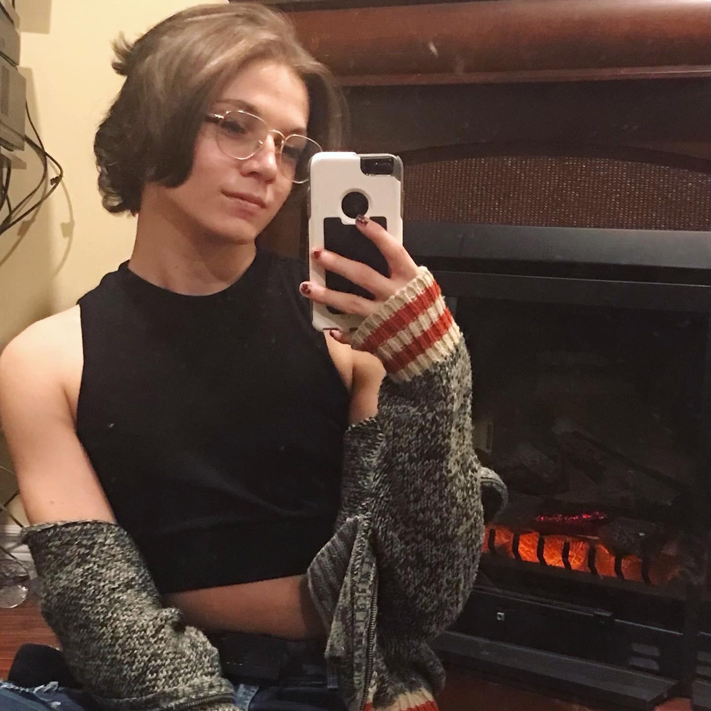 Yellow overhead lights doin me dirty | Scrolller