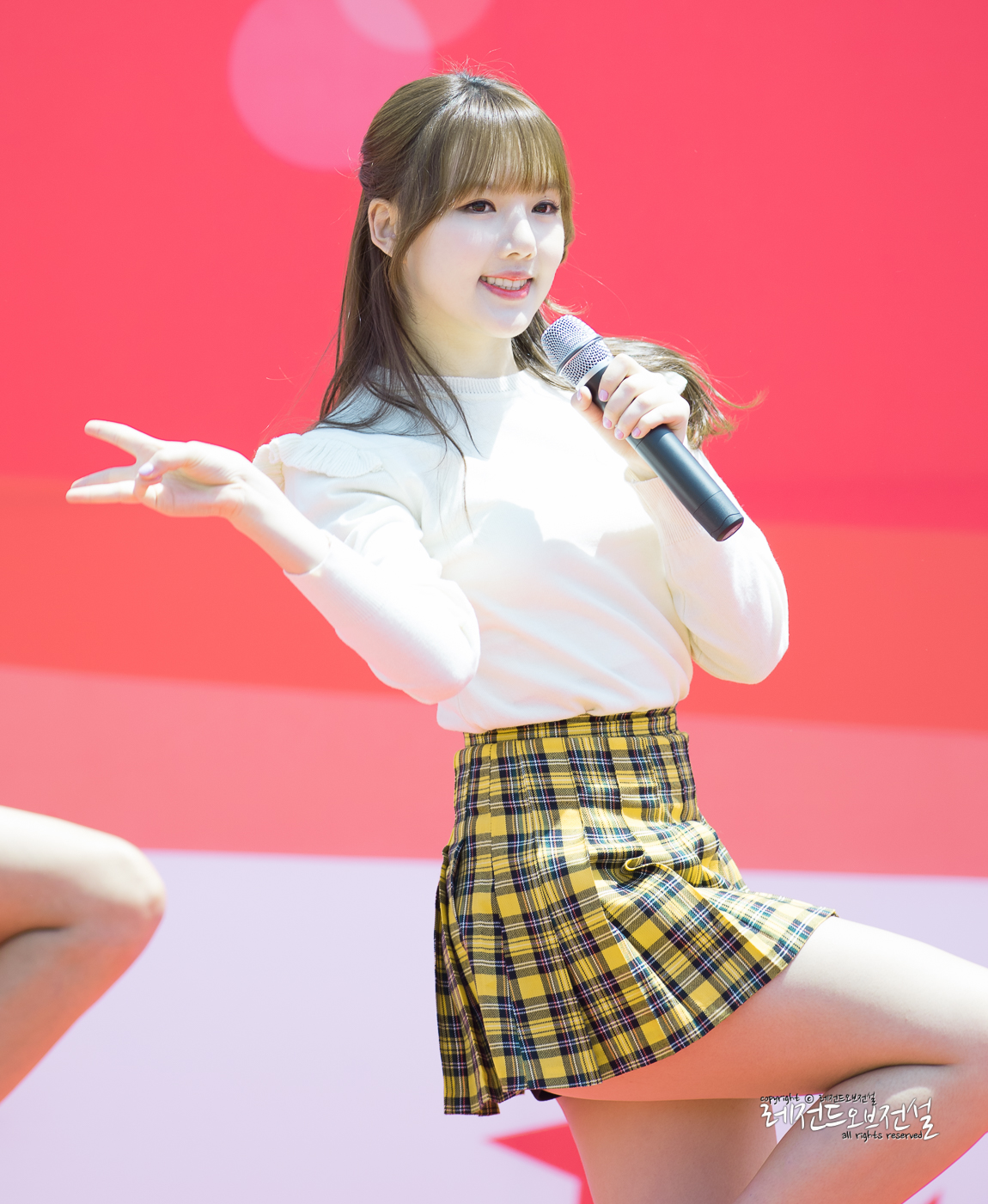 Yerin | Scrolller