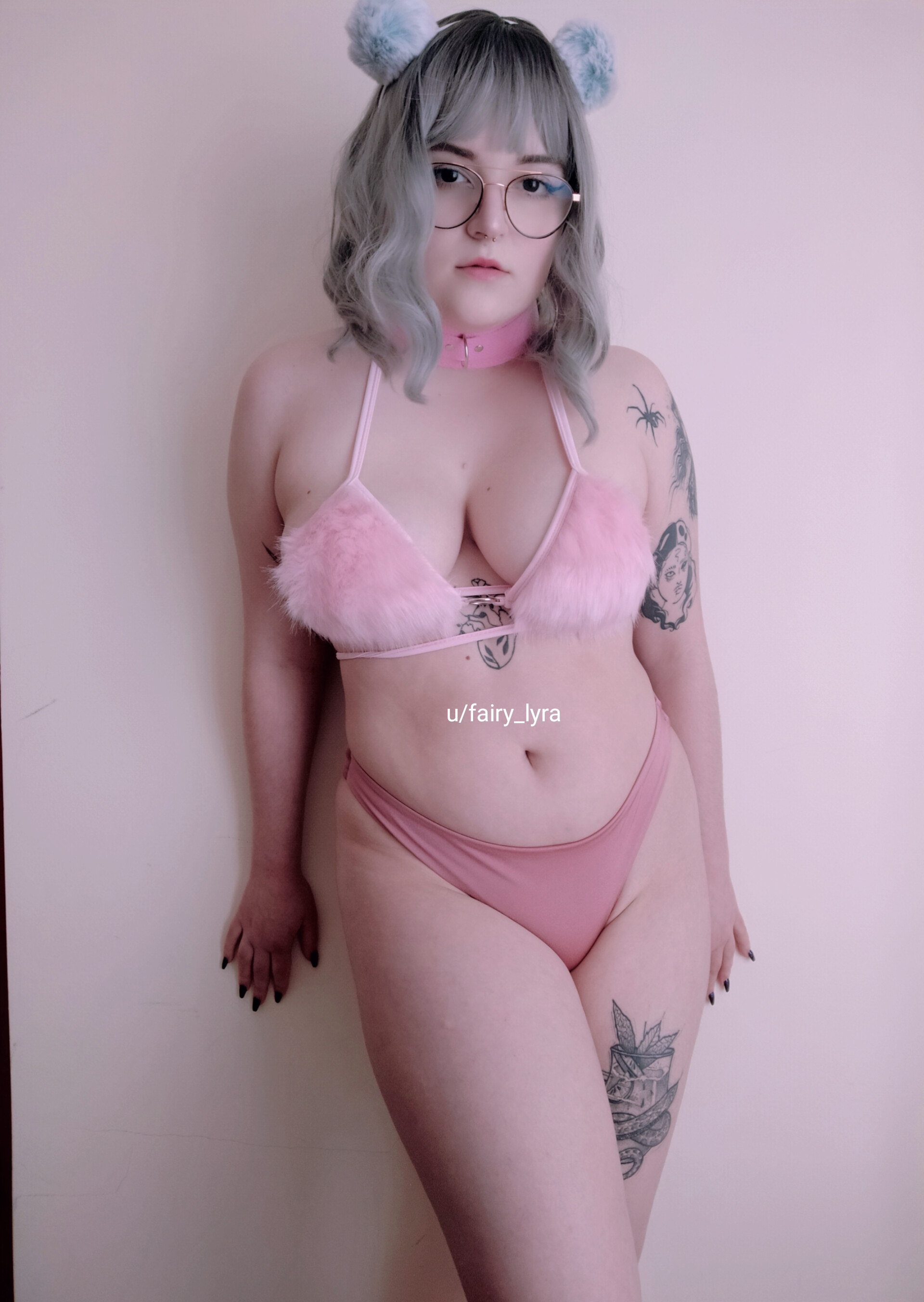 Yes, I'm staring at you. Feeling shy? | Scrolller