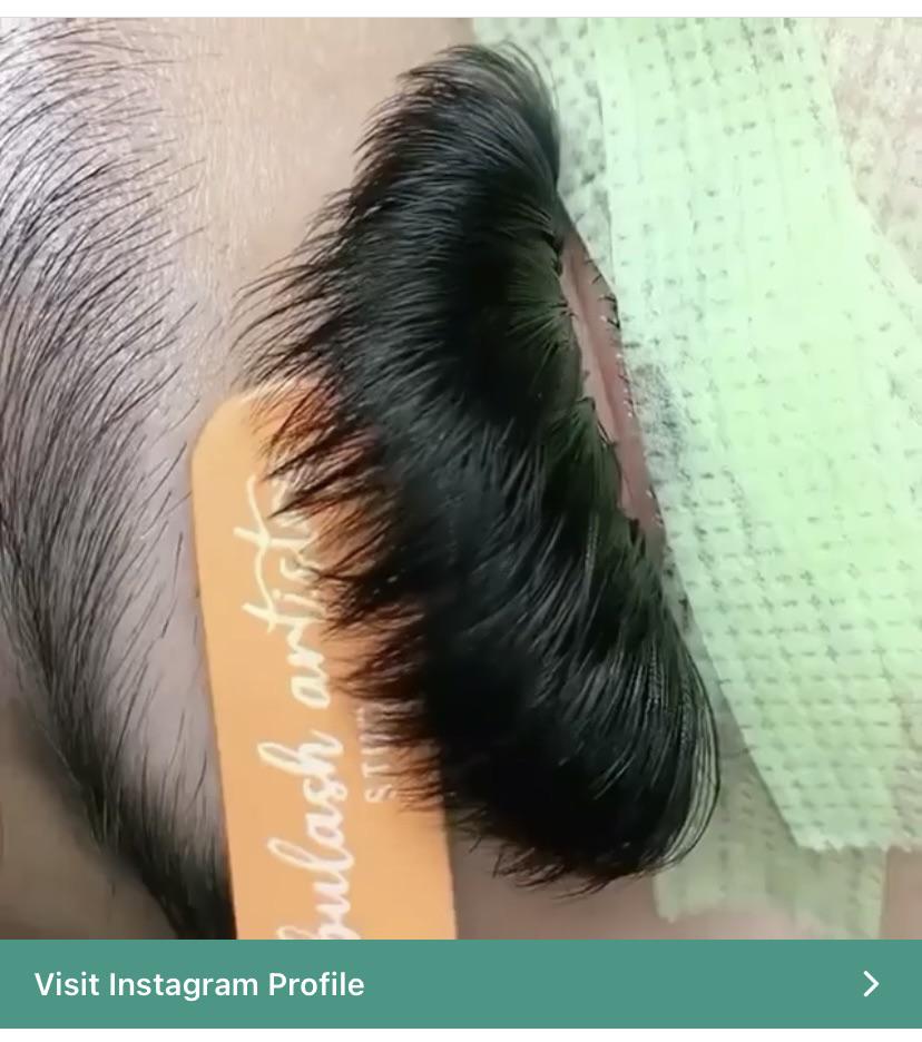 Yes that’s a eyelash not a mustache | Scrolller