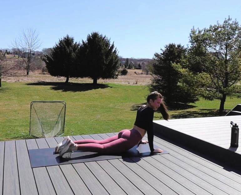 Yoga booty | Scrolller