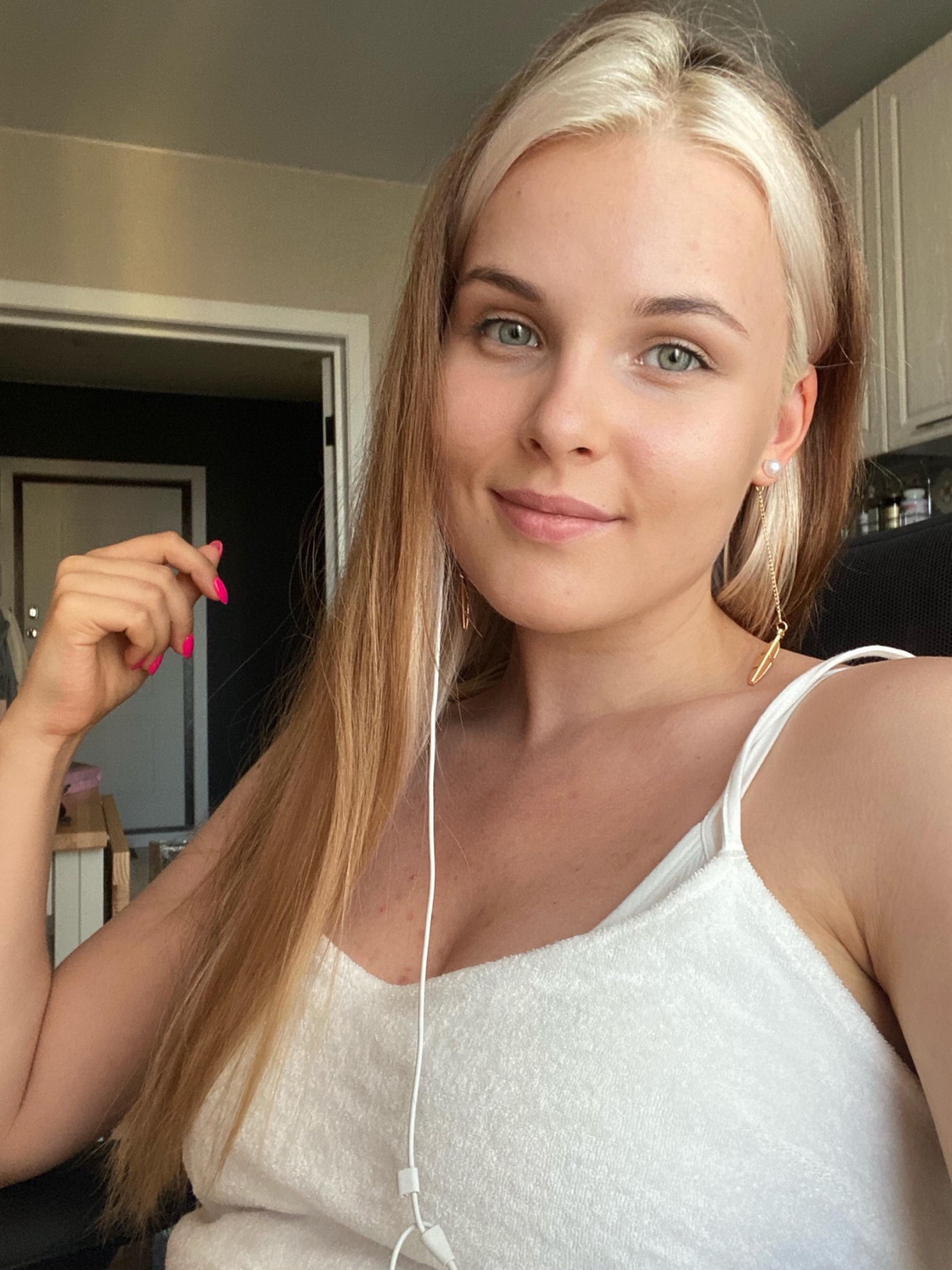 You are definitely my type 👅😈 f22 | Scrolller