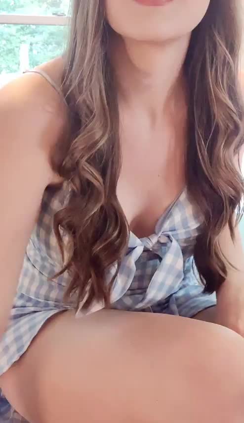 33 and still working the tight little sundresses 😘 | Scrolller