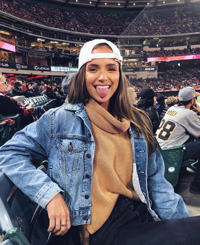 You Take Helen Owen To A Baseball Game And She Rewards You With Some Road Head On The Way Home