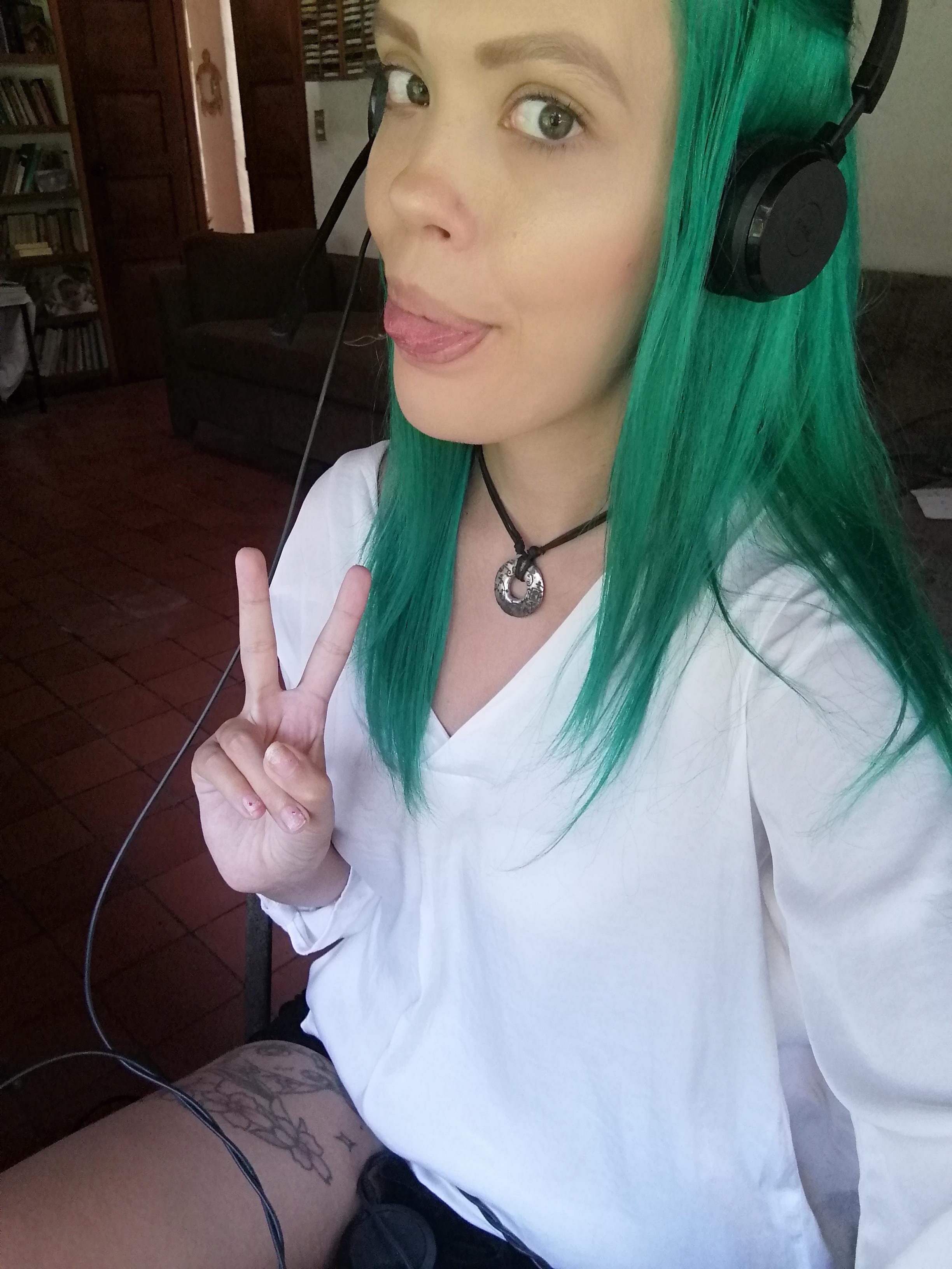 Green Eyes Green Hair рџ Scrolller