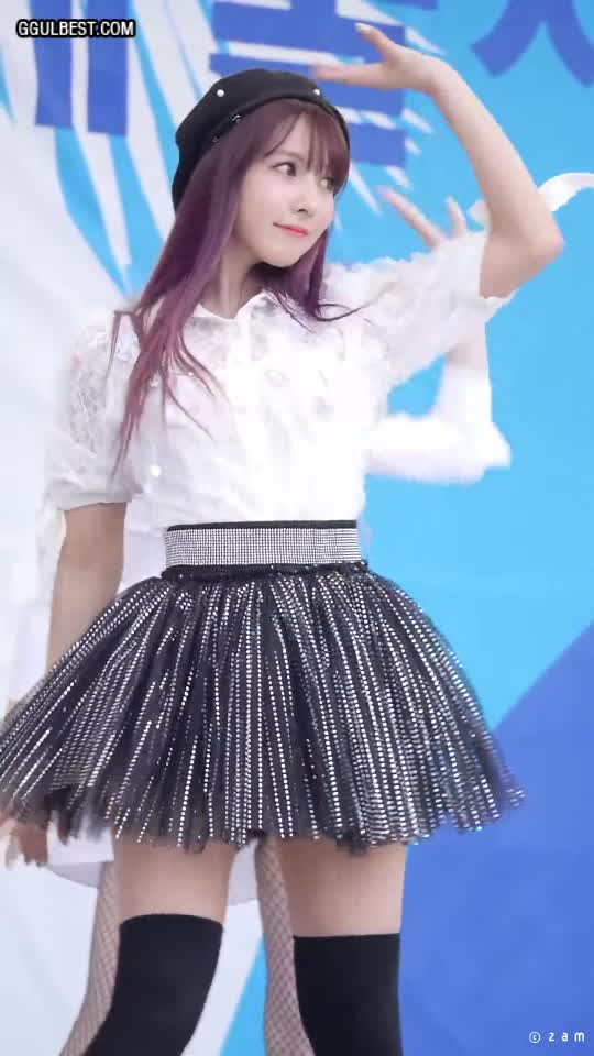 Yua dancing | Scrolller