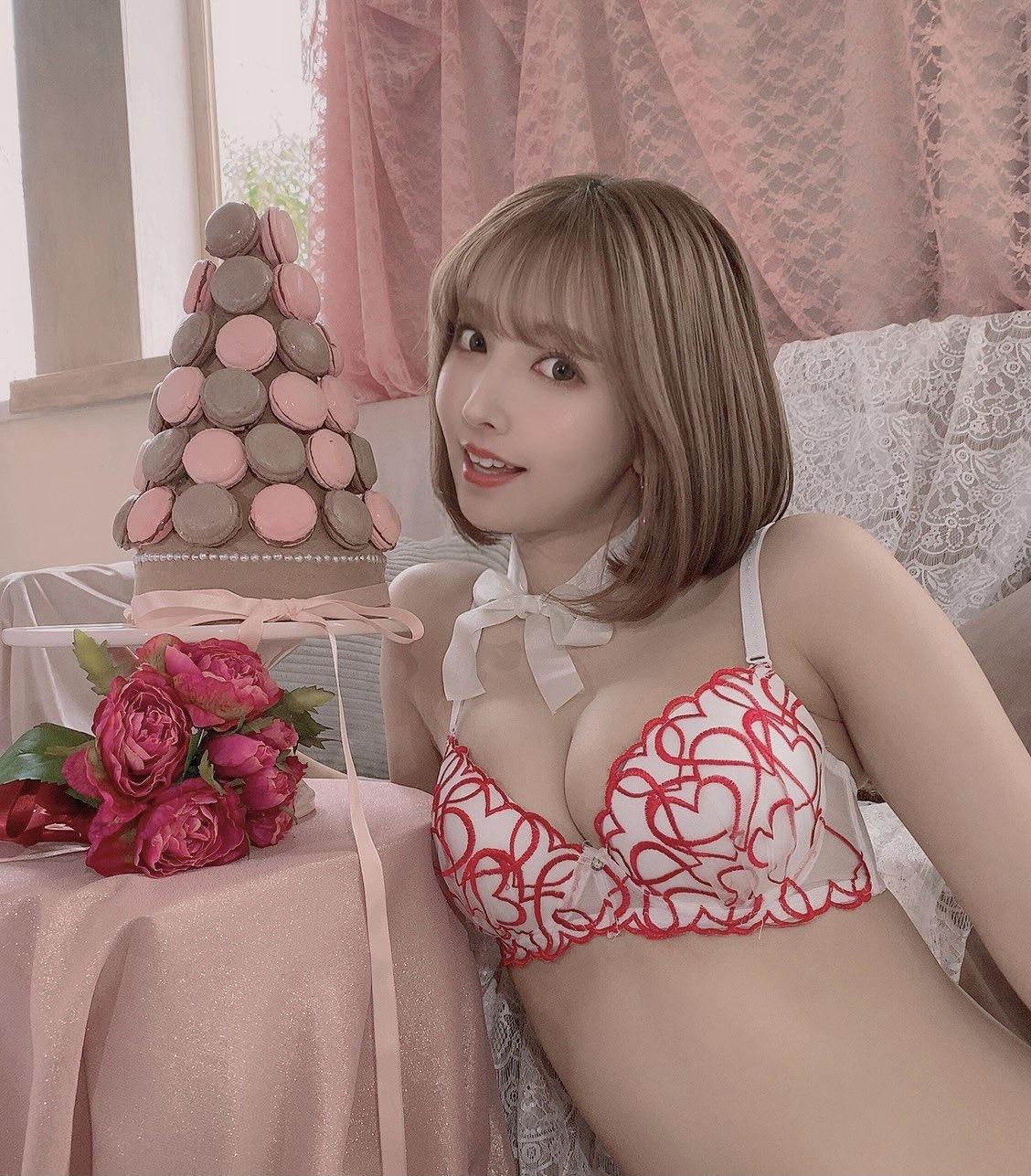 Yua Mikami 三上悠亜 | Scrolller