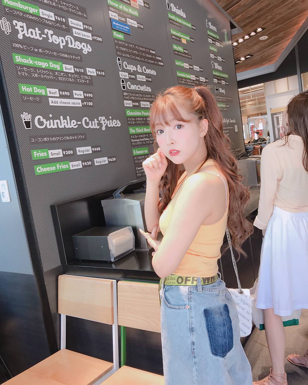 Yua Mikami, fast food joint | Scrolller