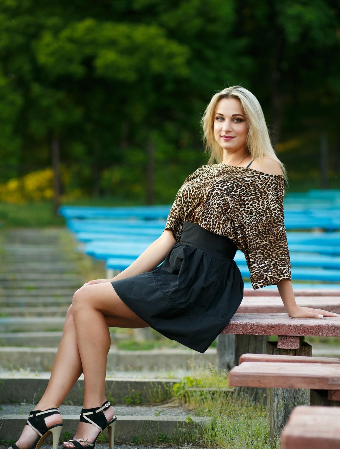 Yulia, stunning woman from Ukraine [F38] | Scrolller