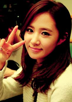 Yuri v pose | Scrolller