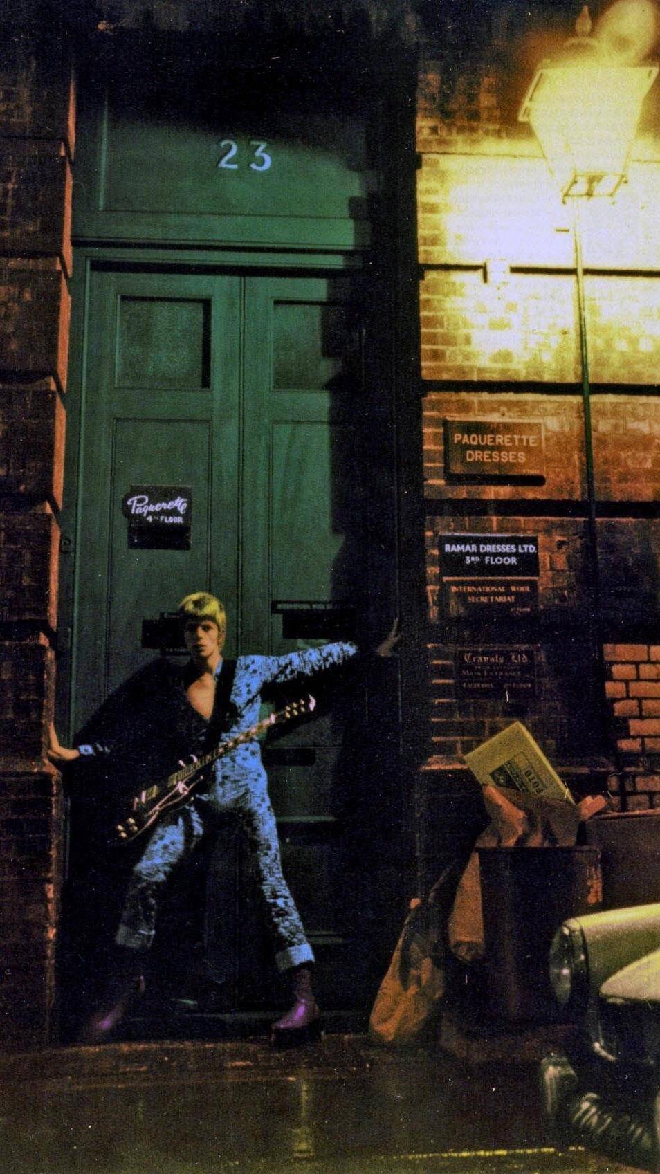 ziggy stardust wallpaper | Scrolller