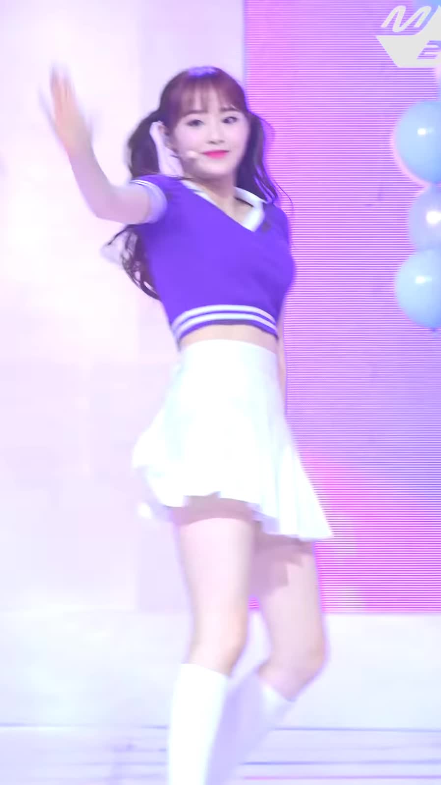 LOONA - Chuu | Scrolller