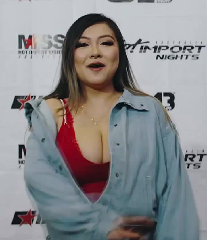 Cleavage | Scrolller