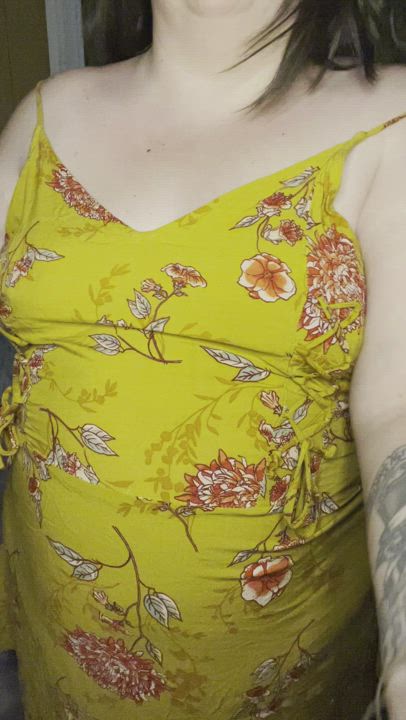 A sundress reveal | Scrolller