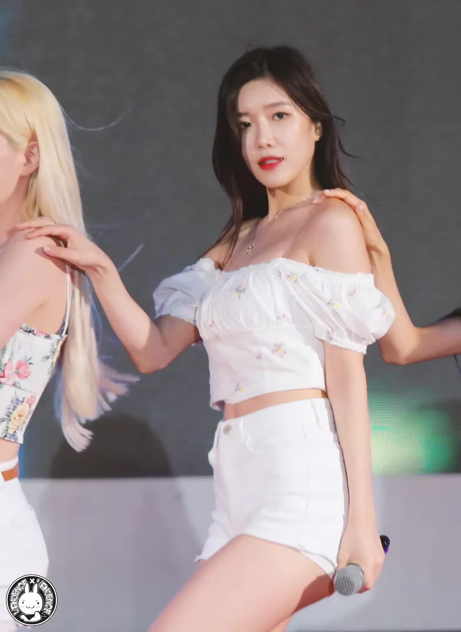 (WJSN) DAWON - Bending over and cheeks. | Scrolller