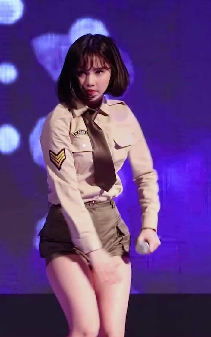 Eunha | Scrolller